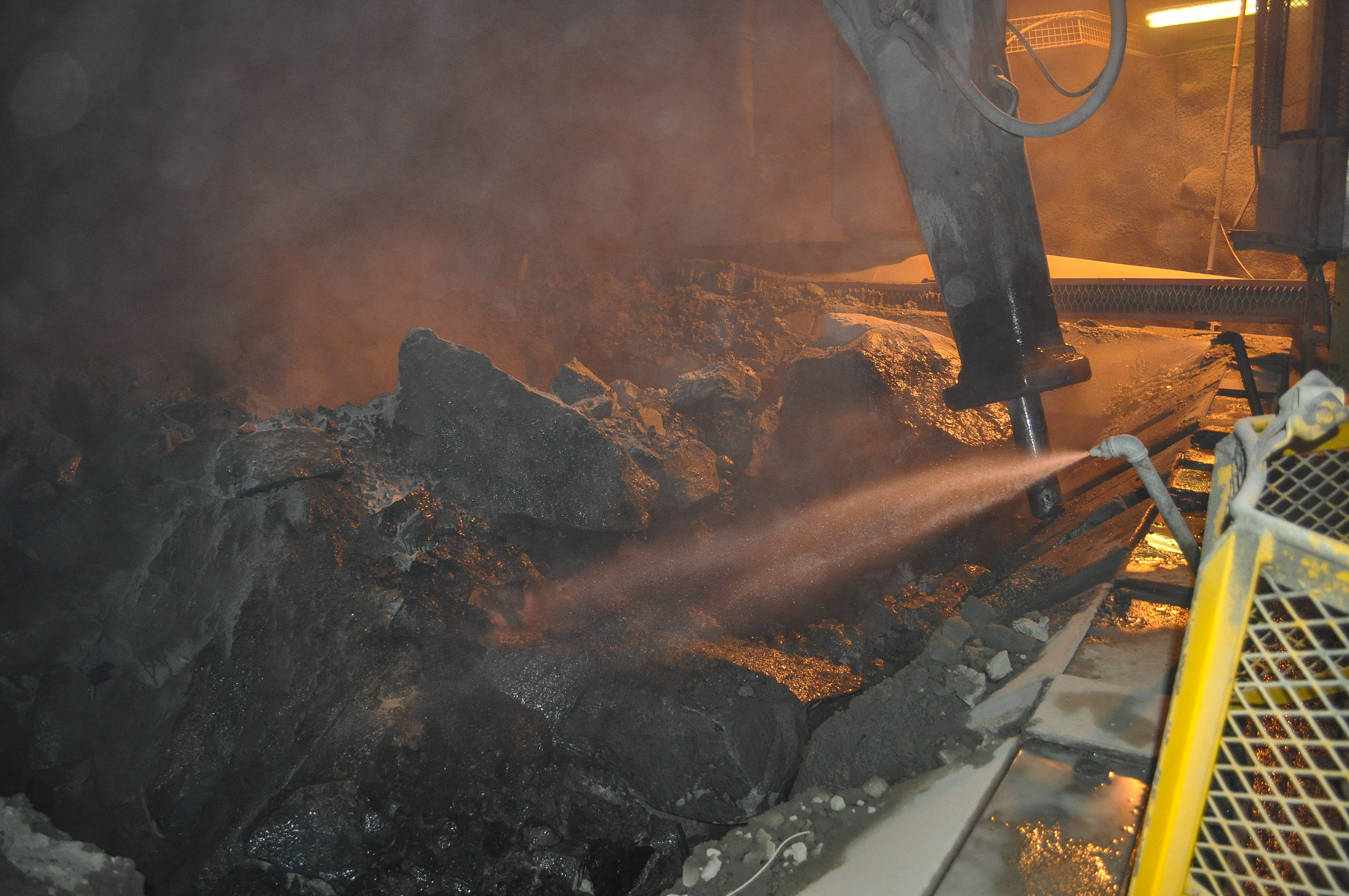 Cullinan Diamond Mine Smashing Kimberlite Ore - Style Hi Club